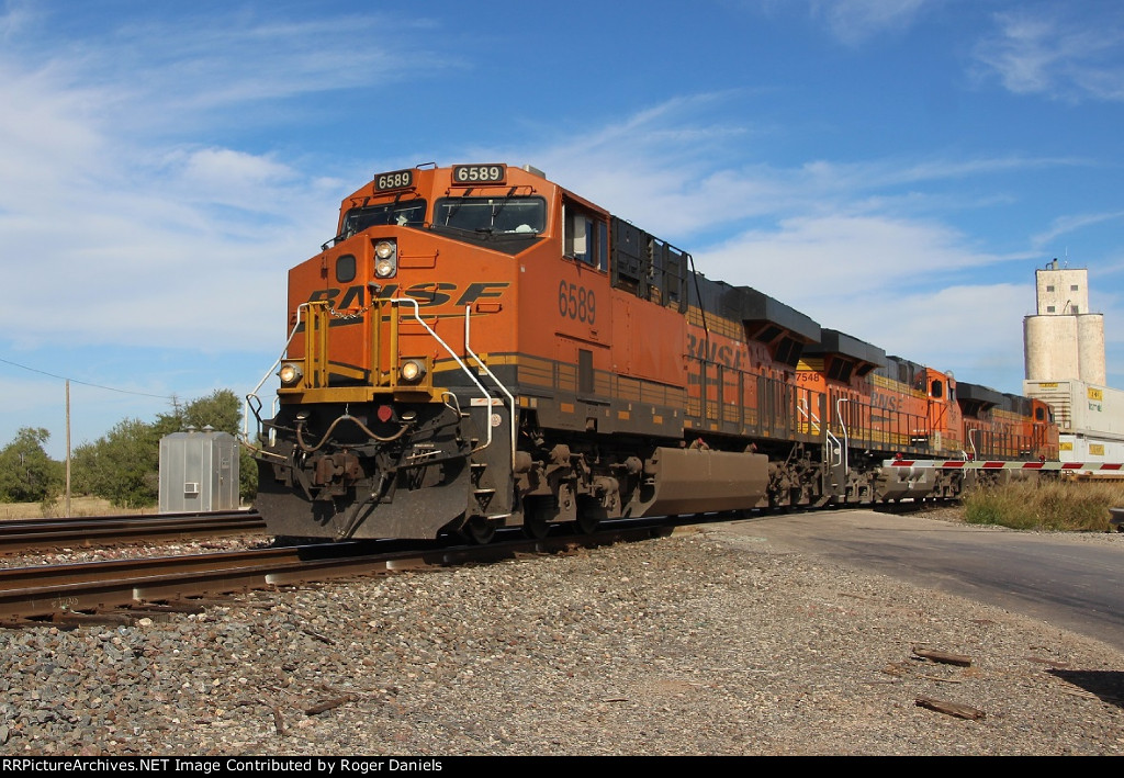 BNSF 6589